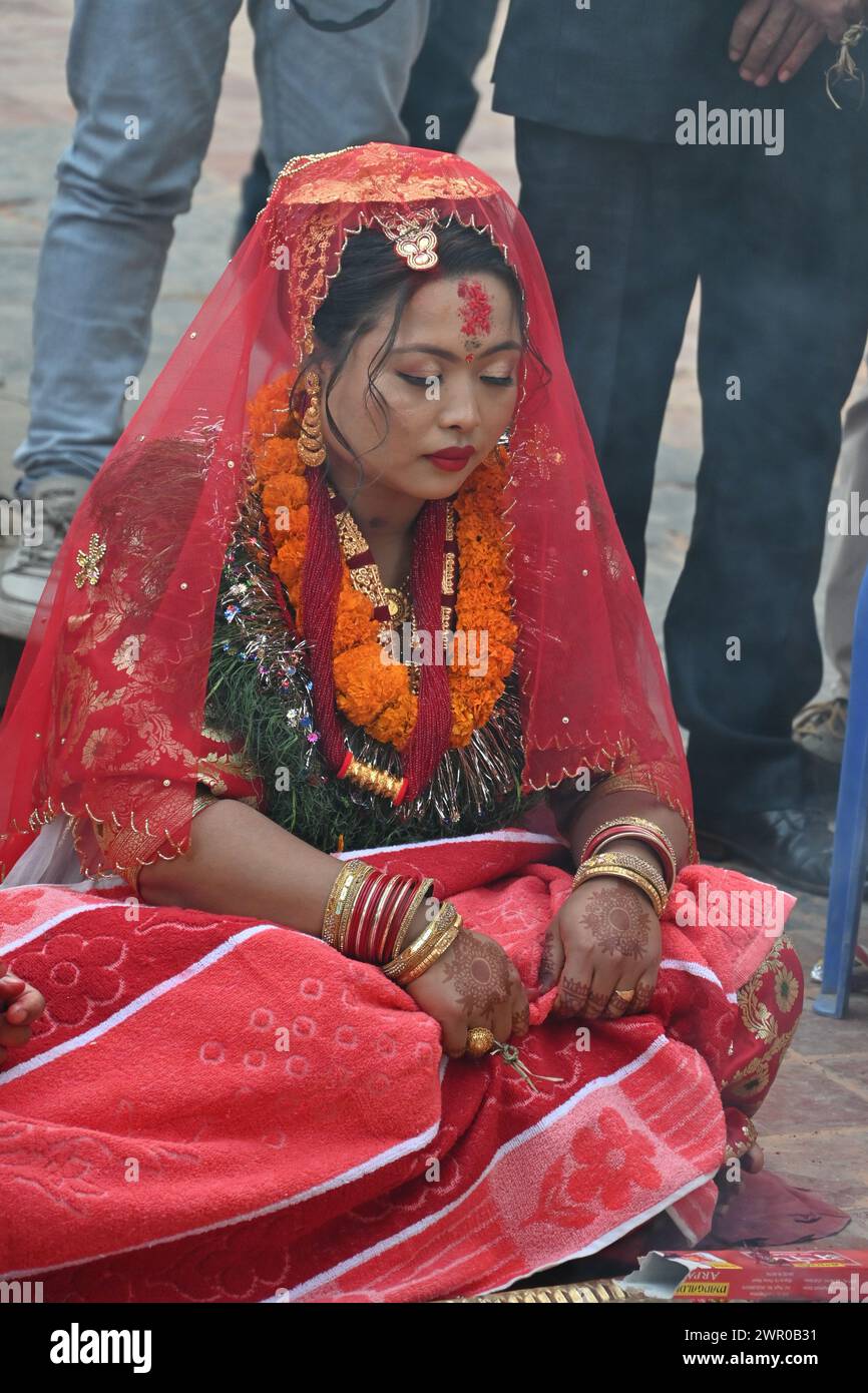 Newari couple hi-res stock photography and images - Alamy