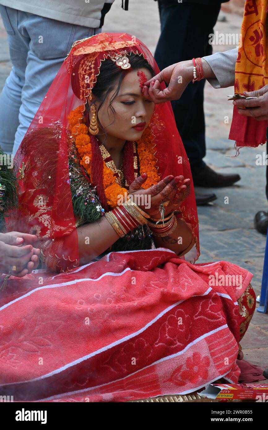 Newari couple hi-res stock photography and images - Alamy