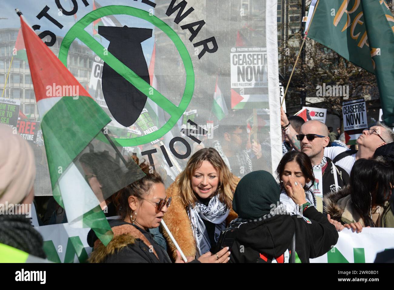 Thousands march in London calling for a ceasefire in Gaza 9th March ...