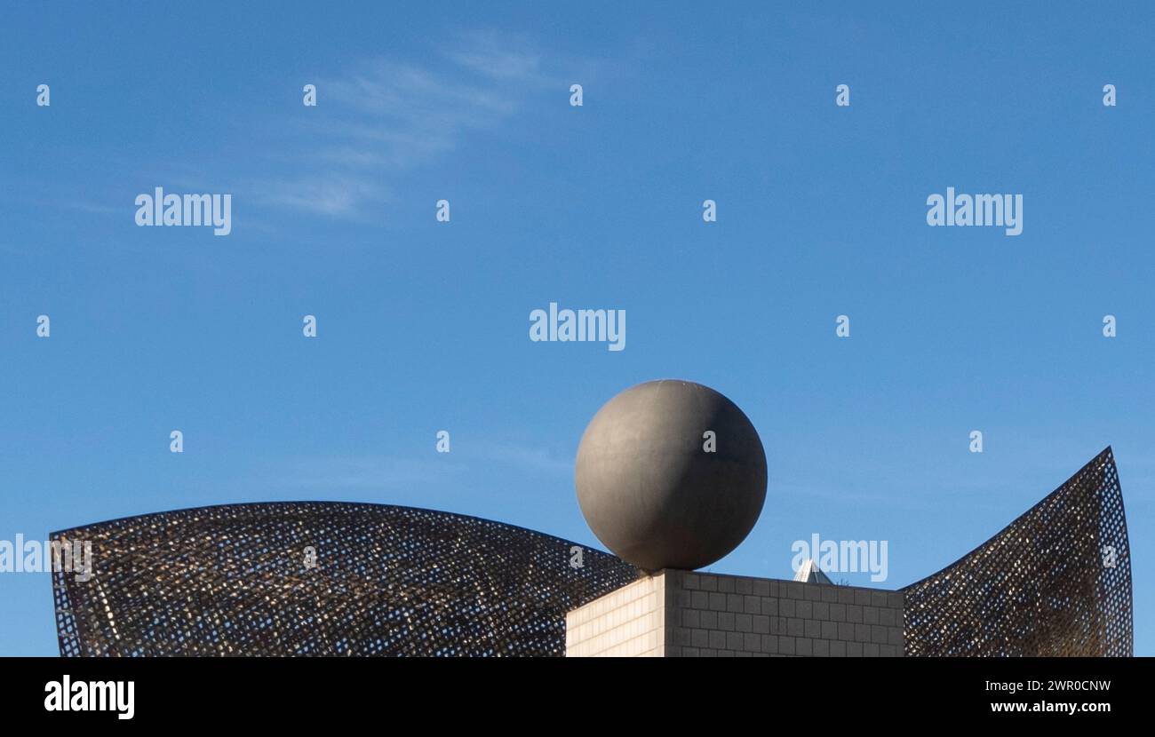 Urban architecture with geometric motifs Stock Photo - Alamy