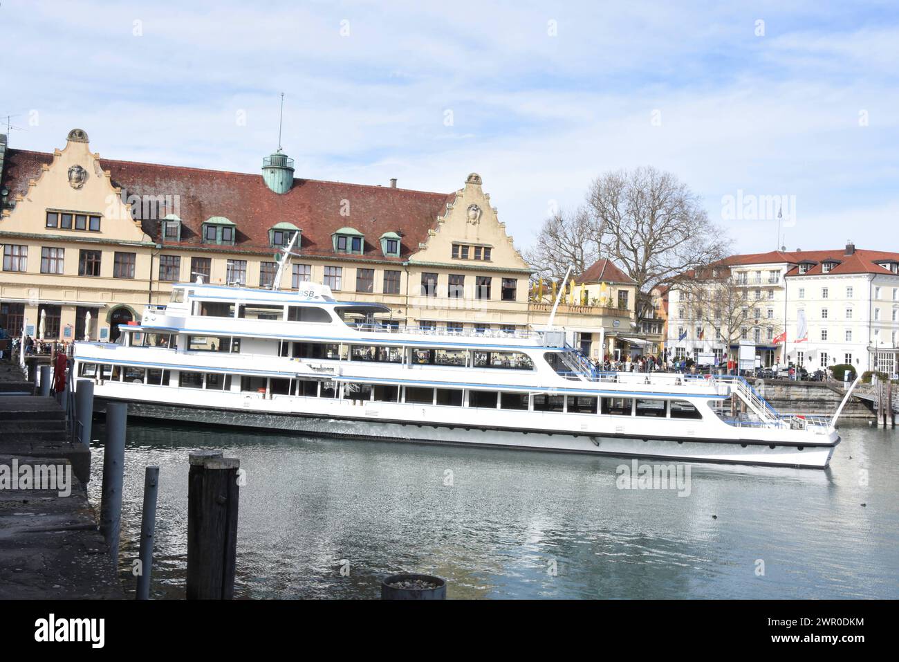 Bodenseeschiffahrt Schiff Muenchen-Hintergrund -Bahnhof Lindau Bodensee ...
