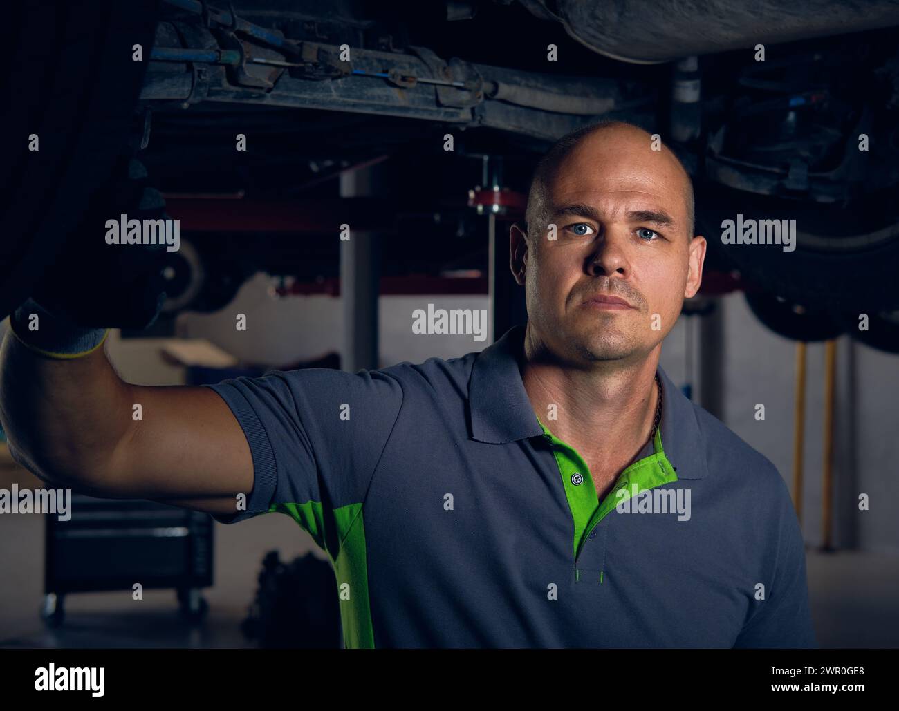 Male staring to camera alone hi-res stock photography and images - Alamy