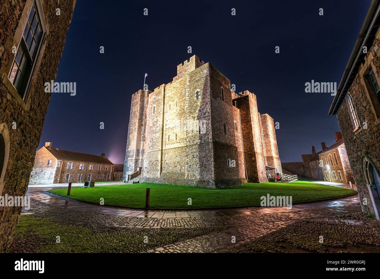Medieval keep dover castle hi-res stock photography and images - Alamy