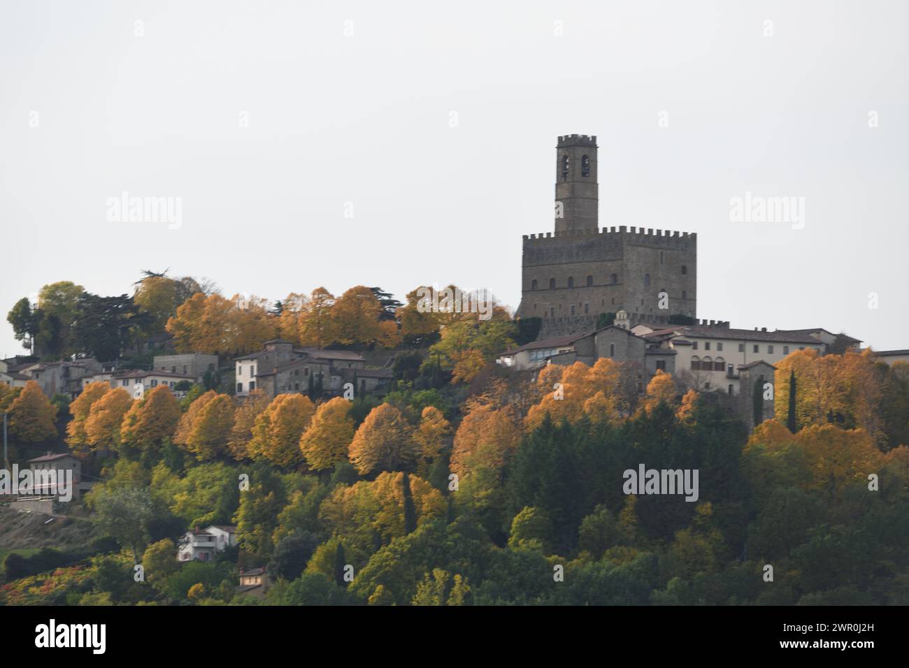 Castello toscana hi-res stock photography and images - Alamy