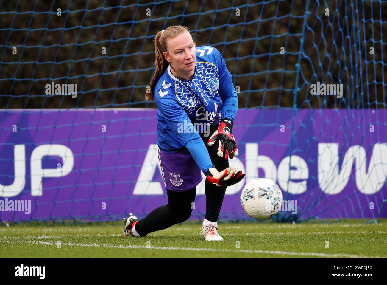 Everton goalkeeper Courtney Brosnan warms up prior to during the Adobe ...