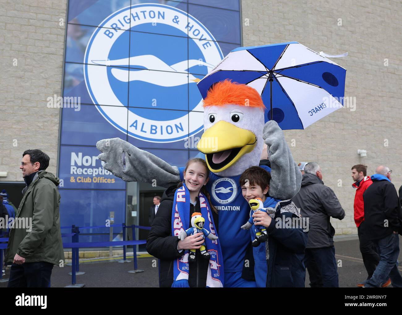 Nottingham forest mascot hi-res stock photography and images - Alamy