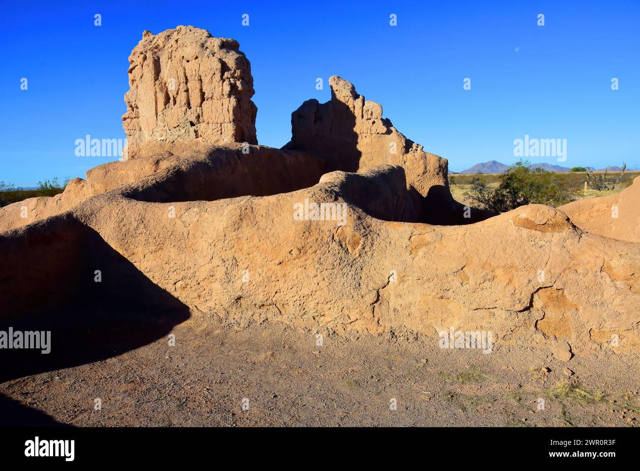 Ancient Casa Grande Ruins National Monument of the Pre-columbian ...