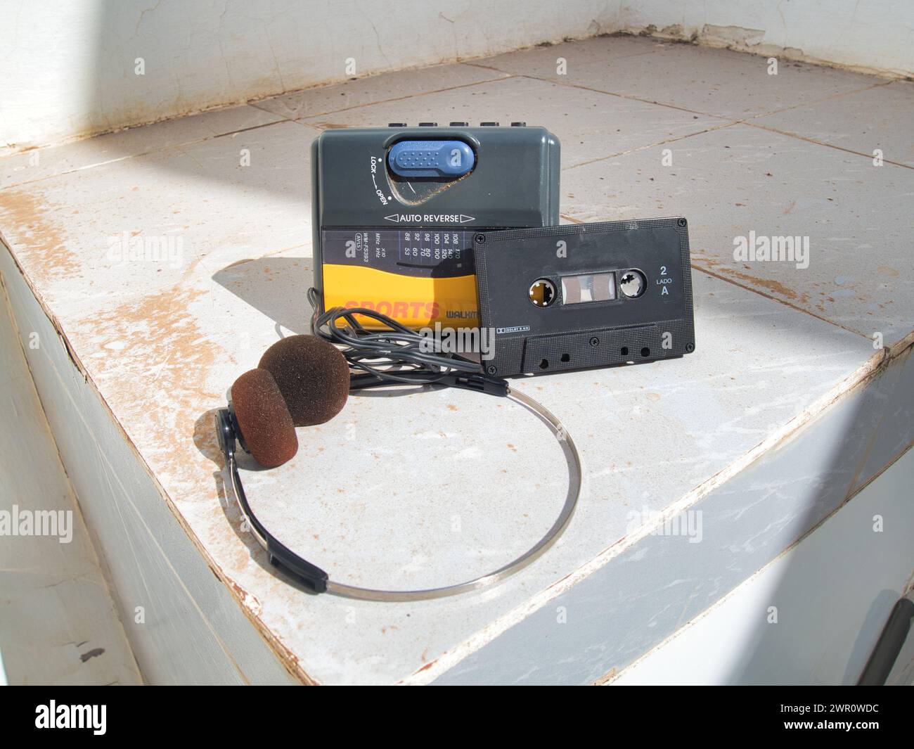 Vintage electronic devices hi-res stock photography and images - Alamy