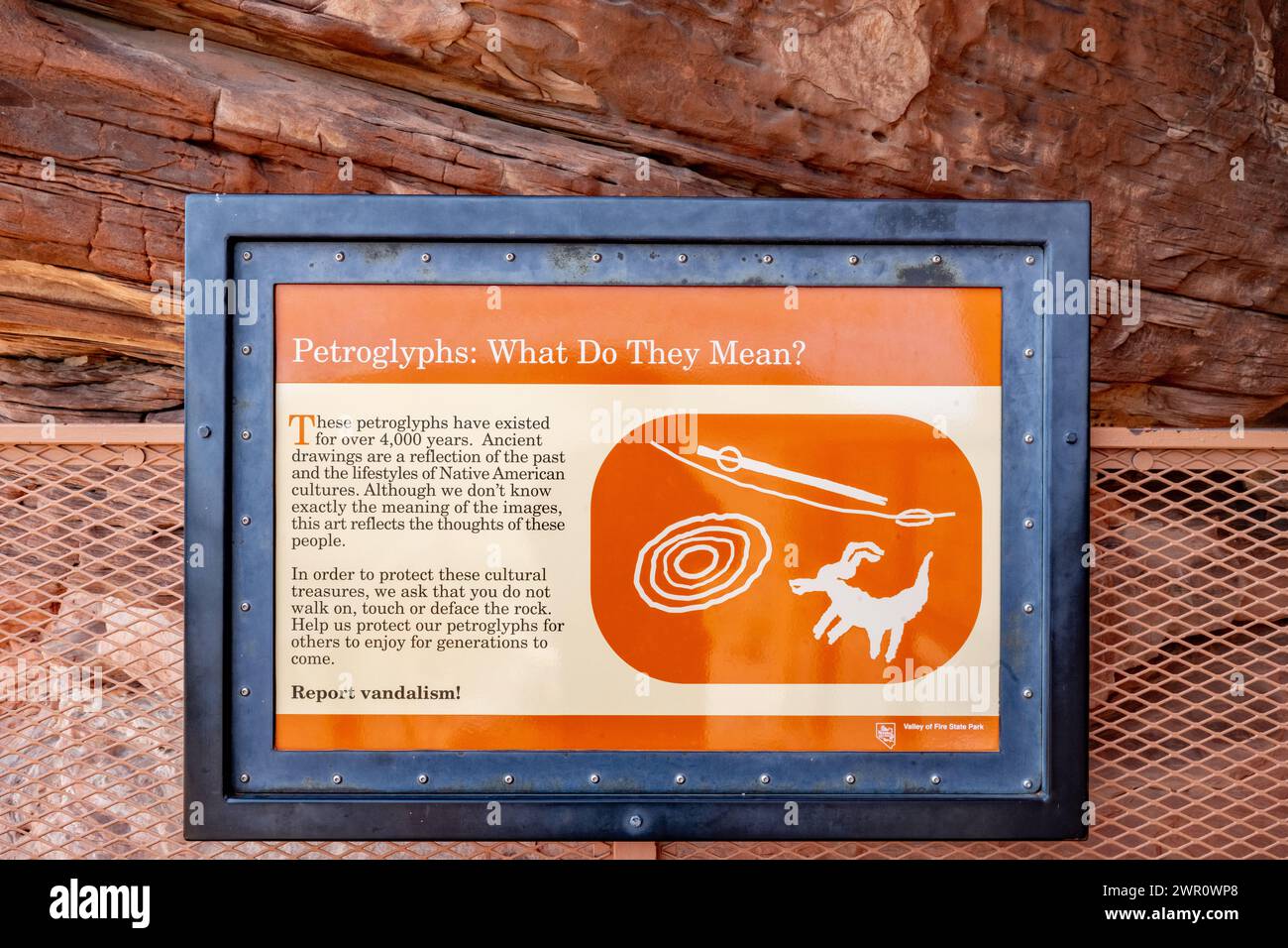 petroglyphs / sandstone rock carvings near a canyon in Valley of Fire ...