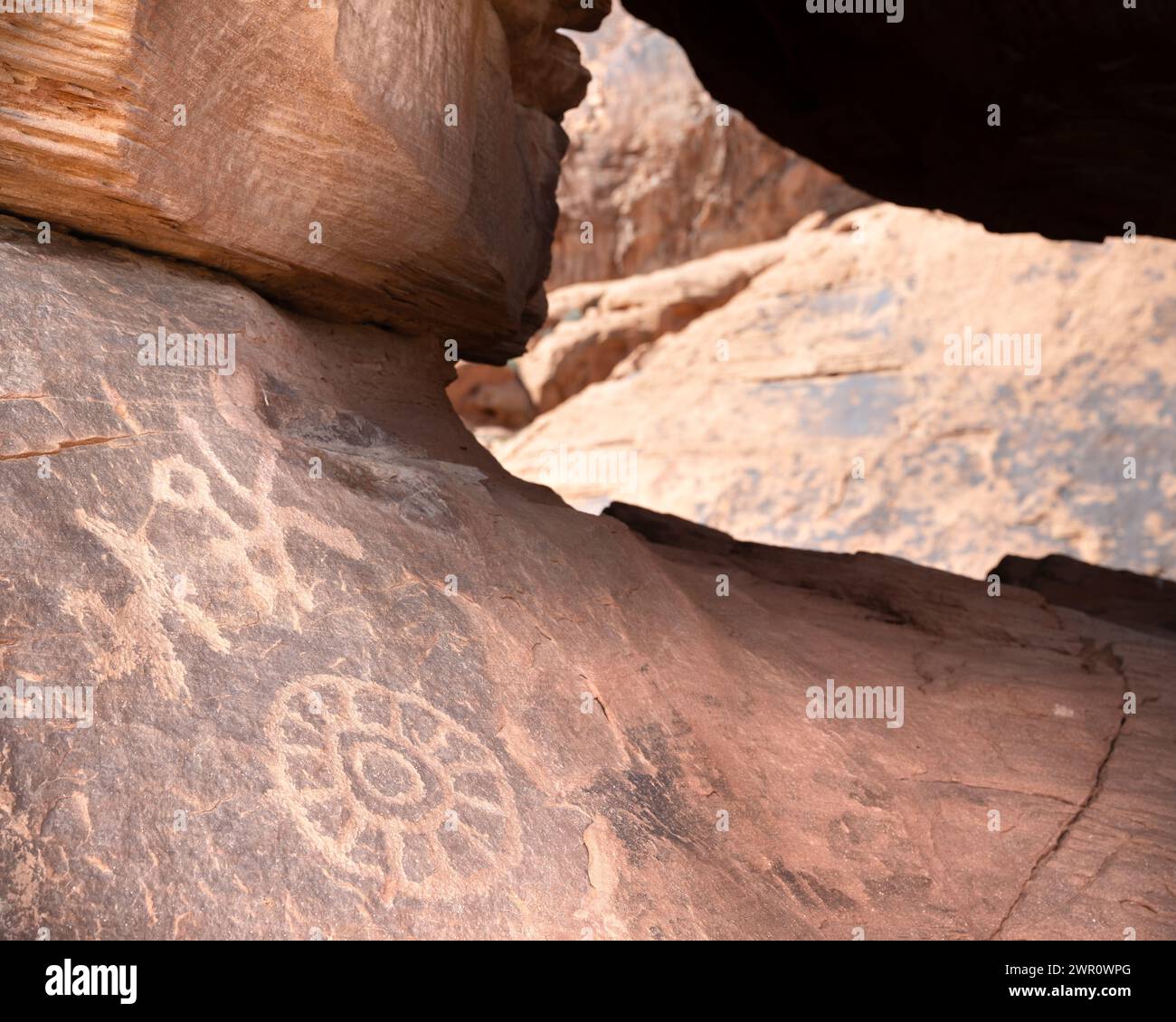 petroglyphs / sandstone rock carvings near a canyon in Valley of Fire ...