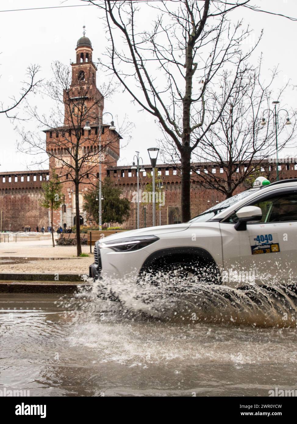 Milano, Italia. 10th Mar, 2024. Allagamenti a Milano dopo le forti ...