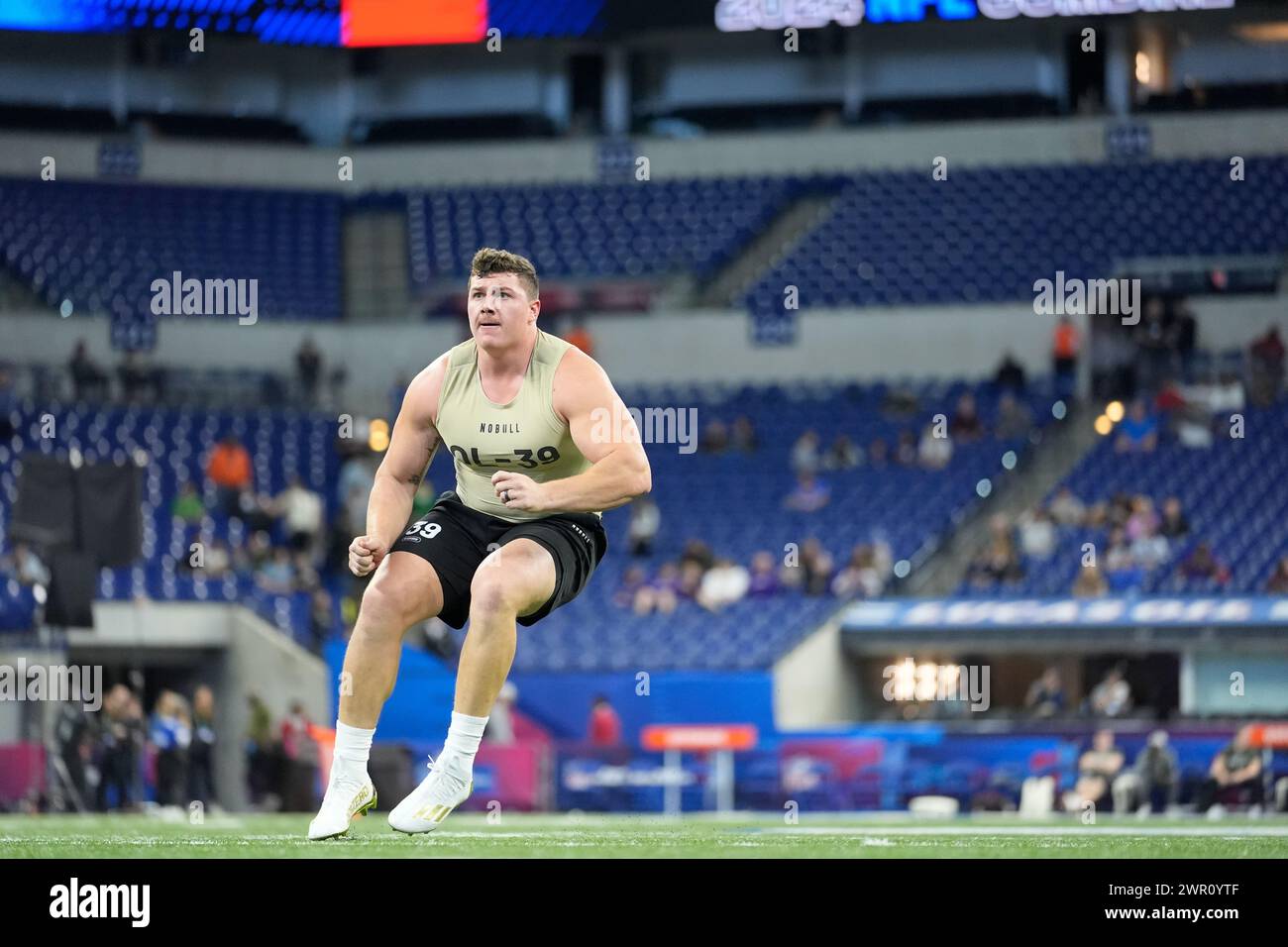 Southern California offensive lineman Jarrett Kingston runs a drill at ...