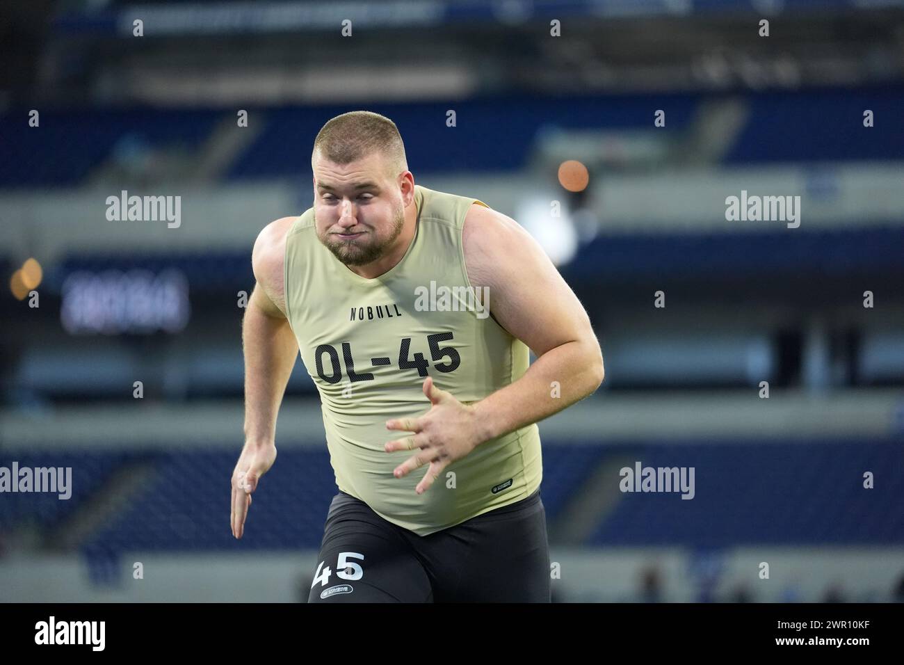 Arkansas offensive lineman Beaux Limmer runs a drill at the NFL ...