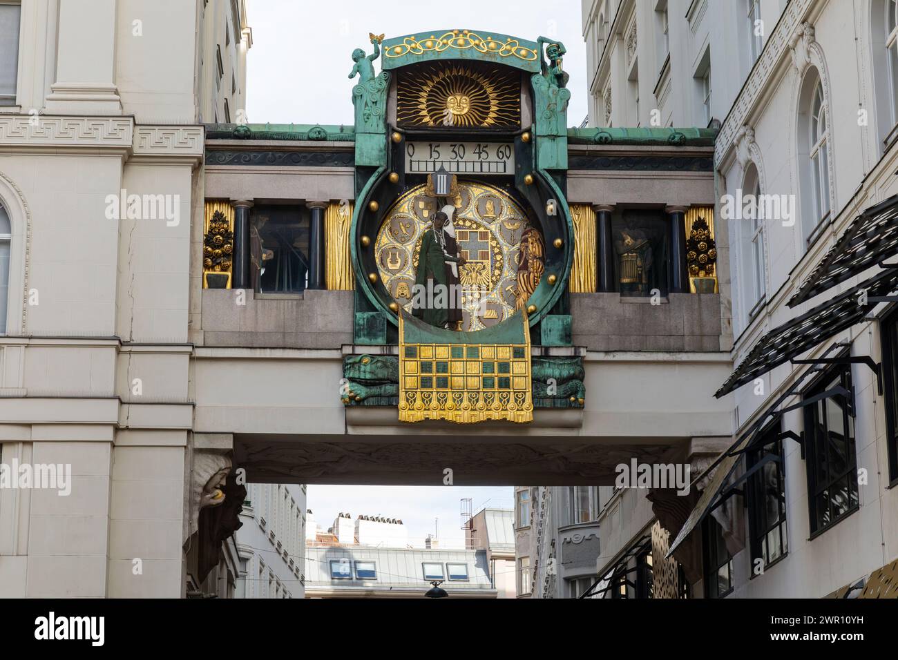 Anchor clock vienna austria hi-res stock photography and images - Alamy