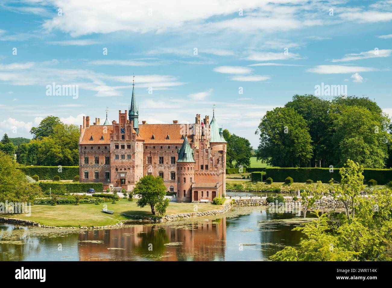 Egeskov castle on Funen island in Denmark Stock Photo - Alamy