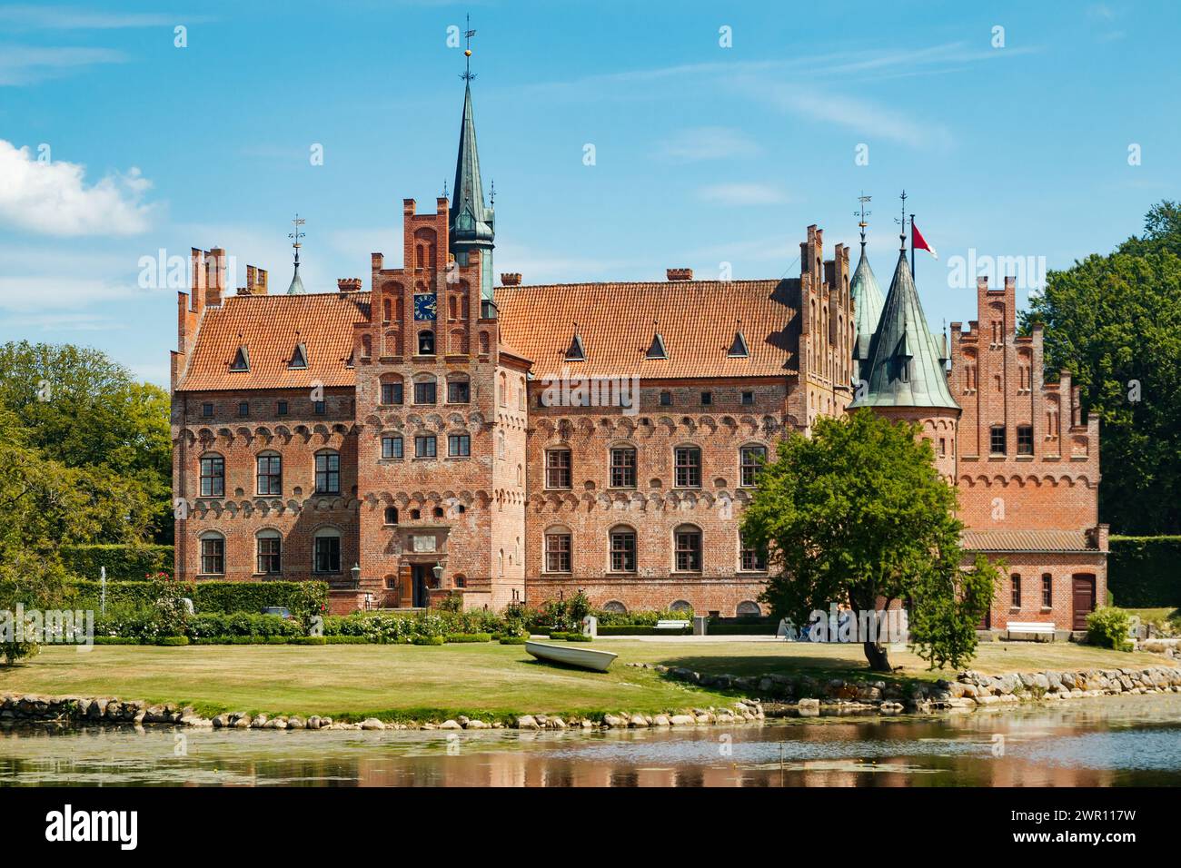 Egeskov castle on Funen island in Denmark Stock Photo - Alamy
