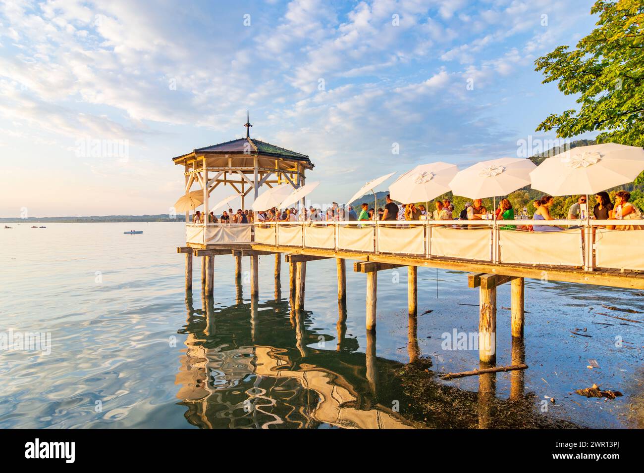 Bregenz: lake Bodensee (Lake Constance), bridge Fischersteg with bar ...