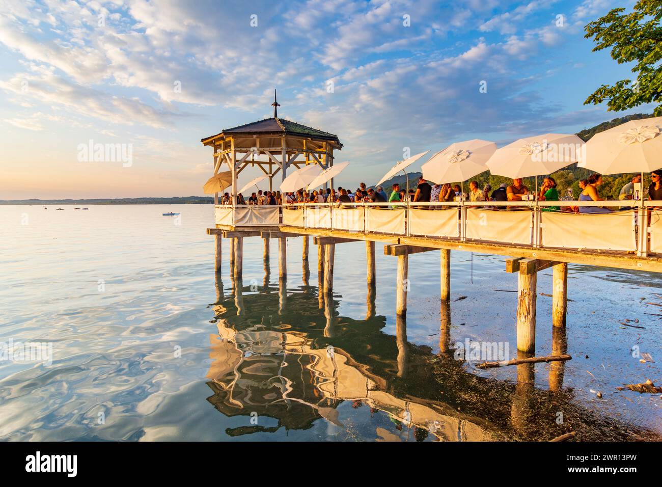 Bregenz: lake Bodensee (Lake Constance), bridge Fischersteg with bar ...