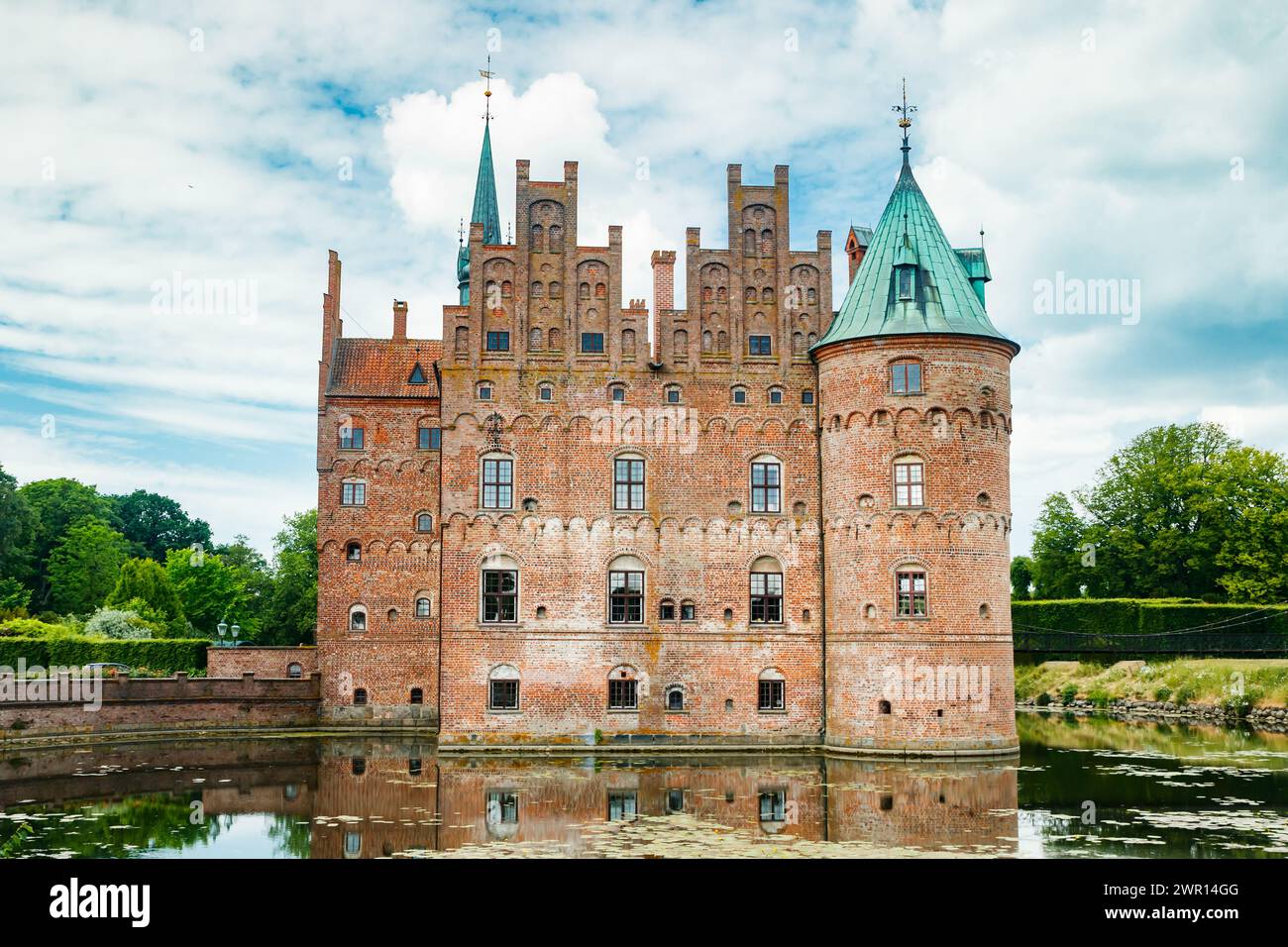 Egeskov castle on Funen island in Denmark Stock Photo - Alamy