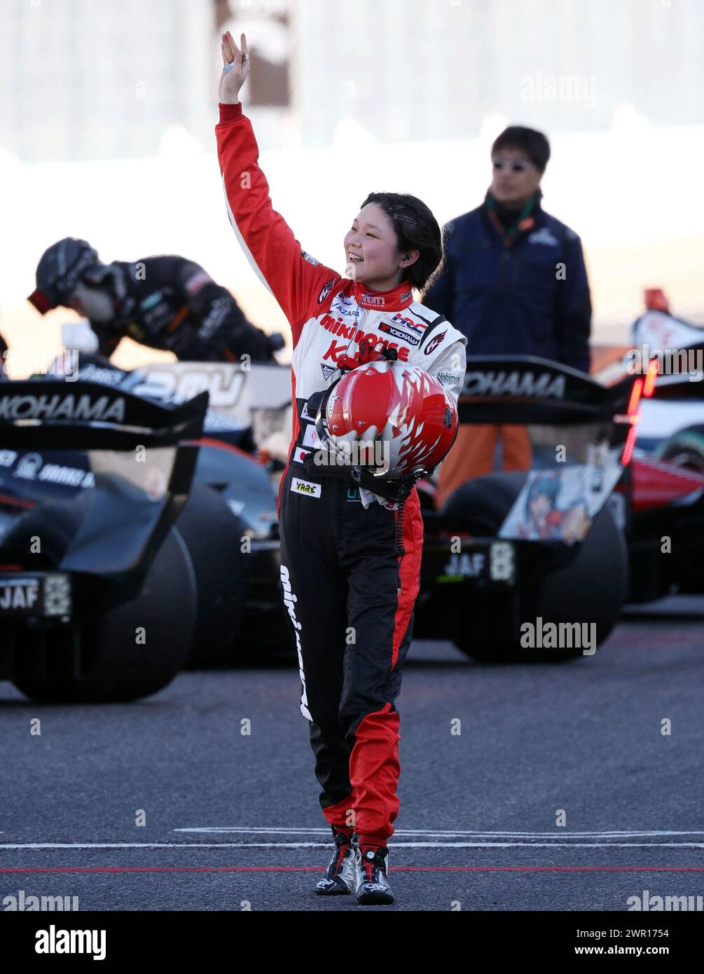 Japanese Juju Noda responds to the spectators after completing the ...