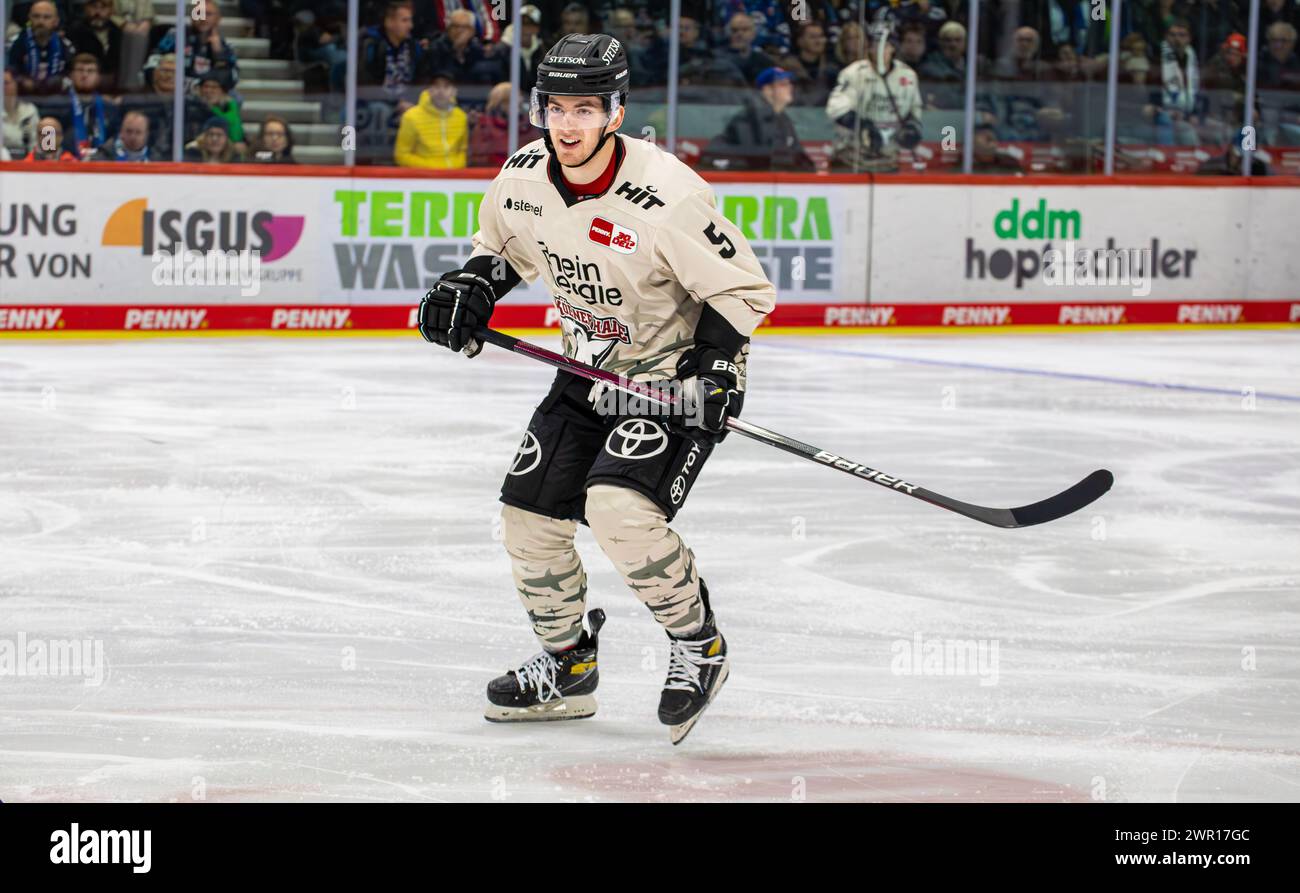 Robin van calster hi-res stock photography and images - Alamy