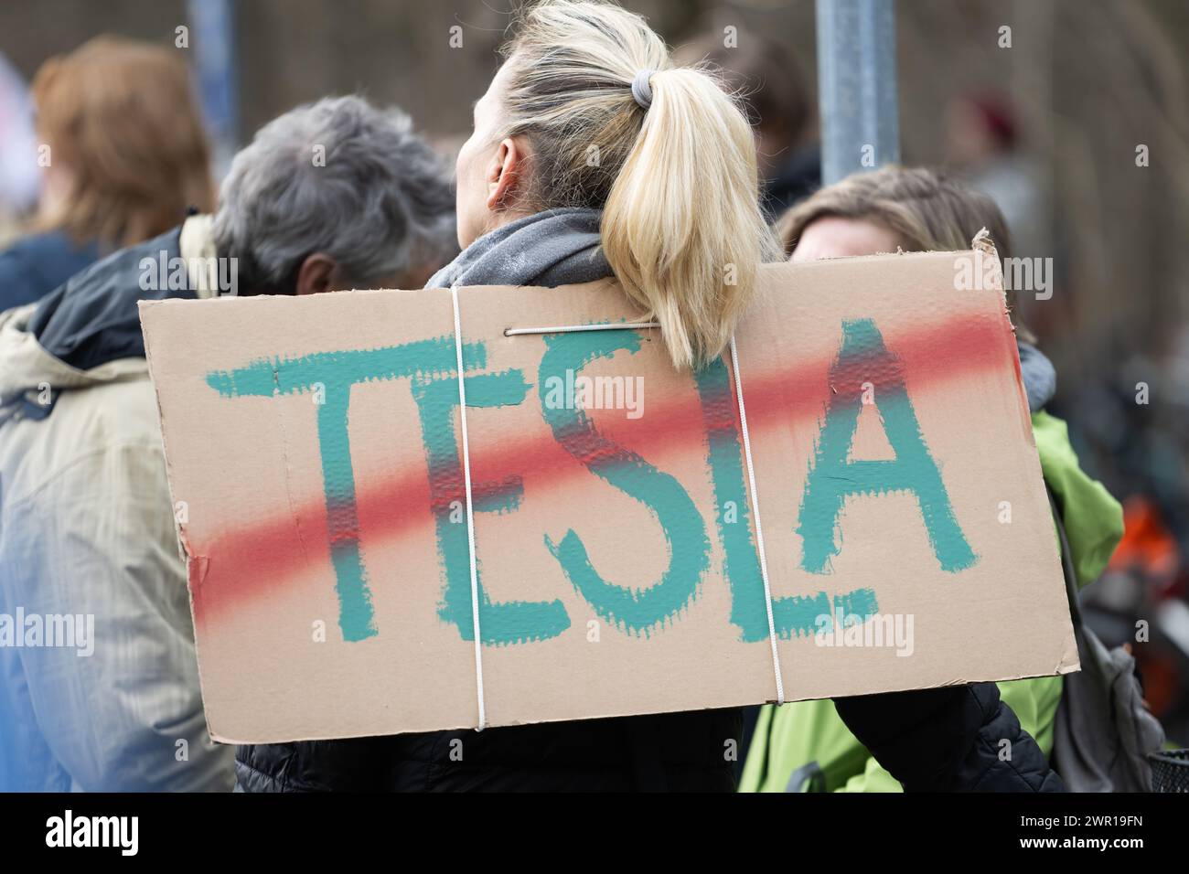 10 March 2024, Brandenburg, Grünheide: At a demonstration against the ...