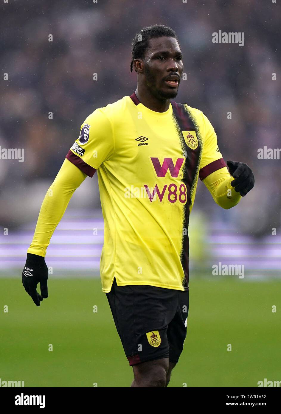 David datro fofana burnley hi-res stock photography and images - Alamy