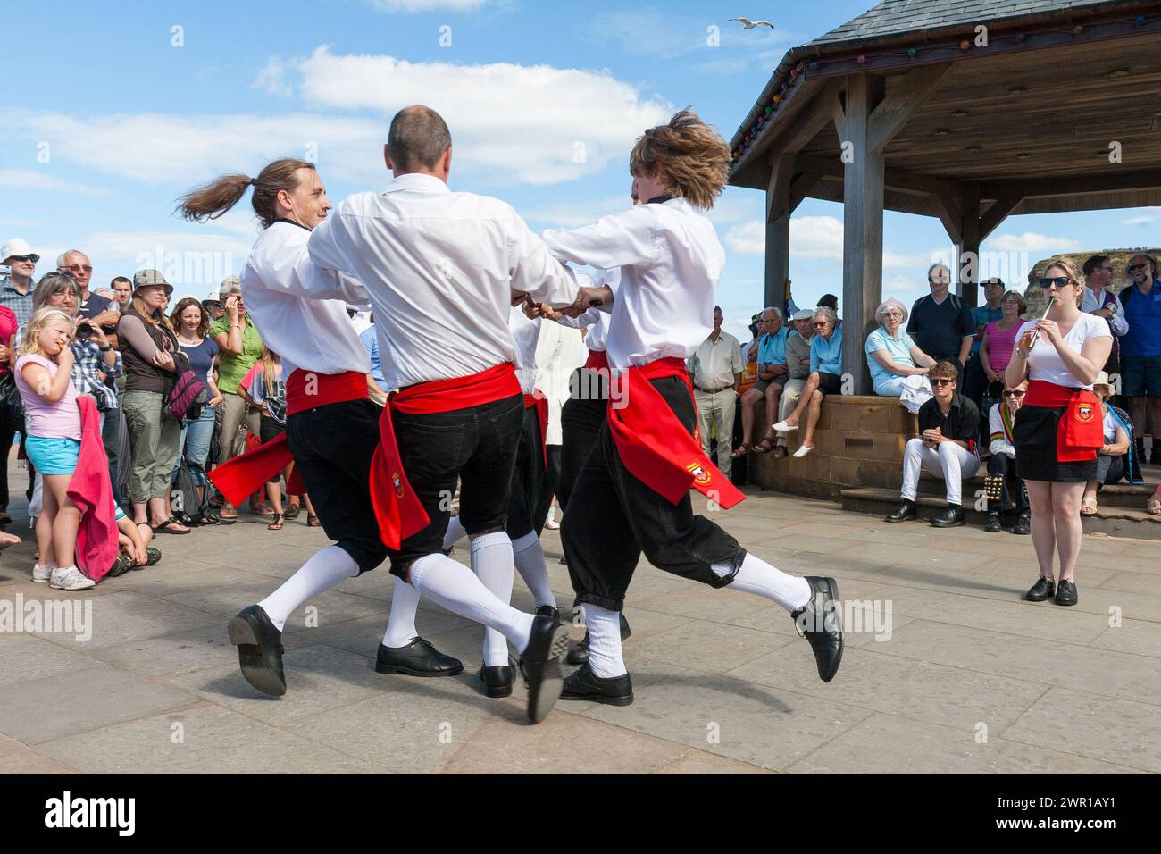 Sallyport rapper dancers at Whitby Folk Week Stock Photo - Alamy