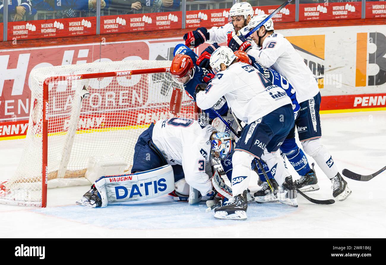 Max gildon hi-res stock photography and images - Alamy