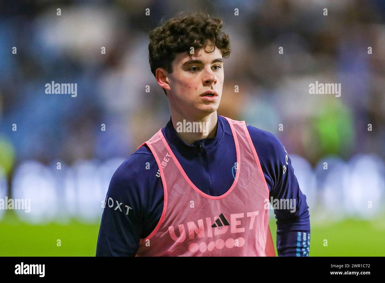Leeds United midfielder Archie Gray (22) warm up during the Sheffield ...