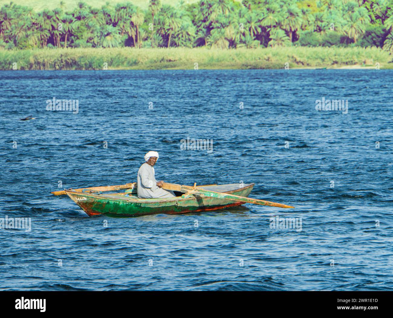 Egyptian boat hi-res stock photography and images - Alamy