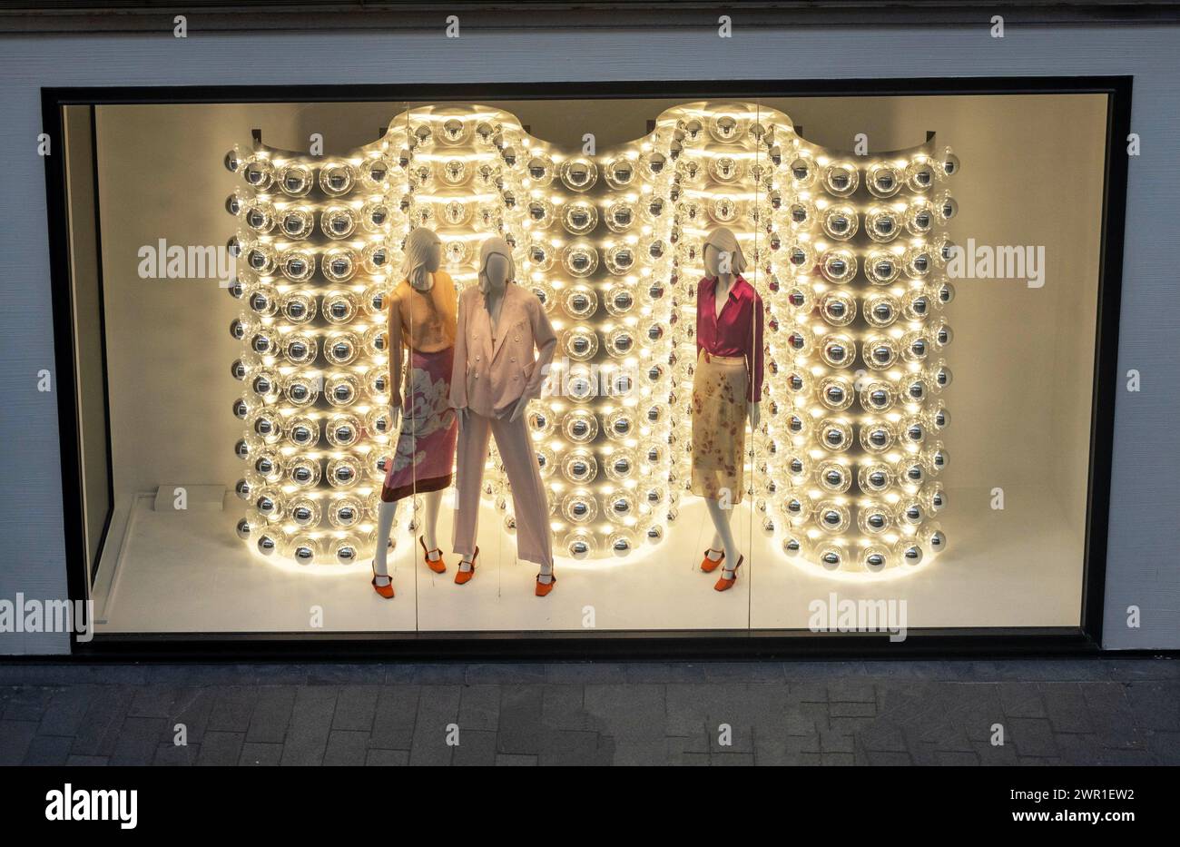 Zara window in Liverpool ONE Shopping Centre Stock Photo - Alamy