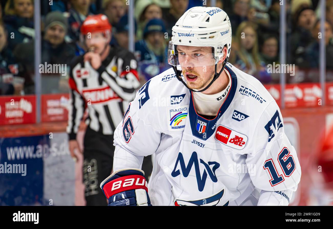 Max gildon hi-res stock photography and images - Alamy