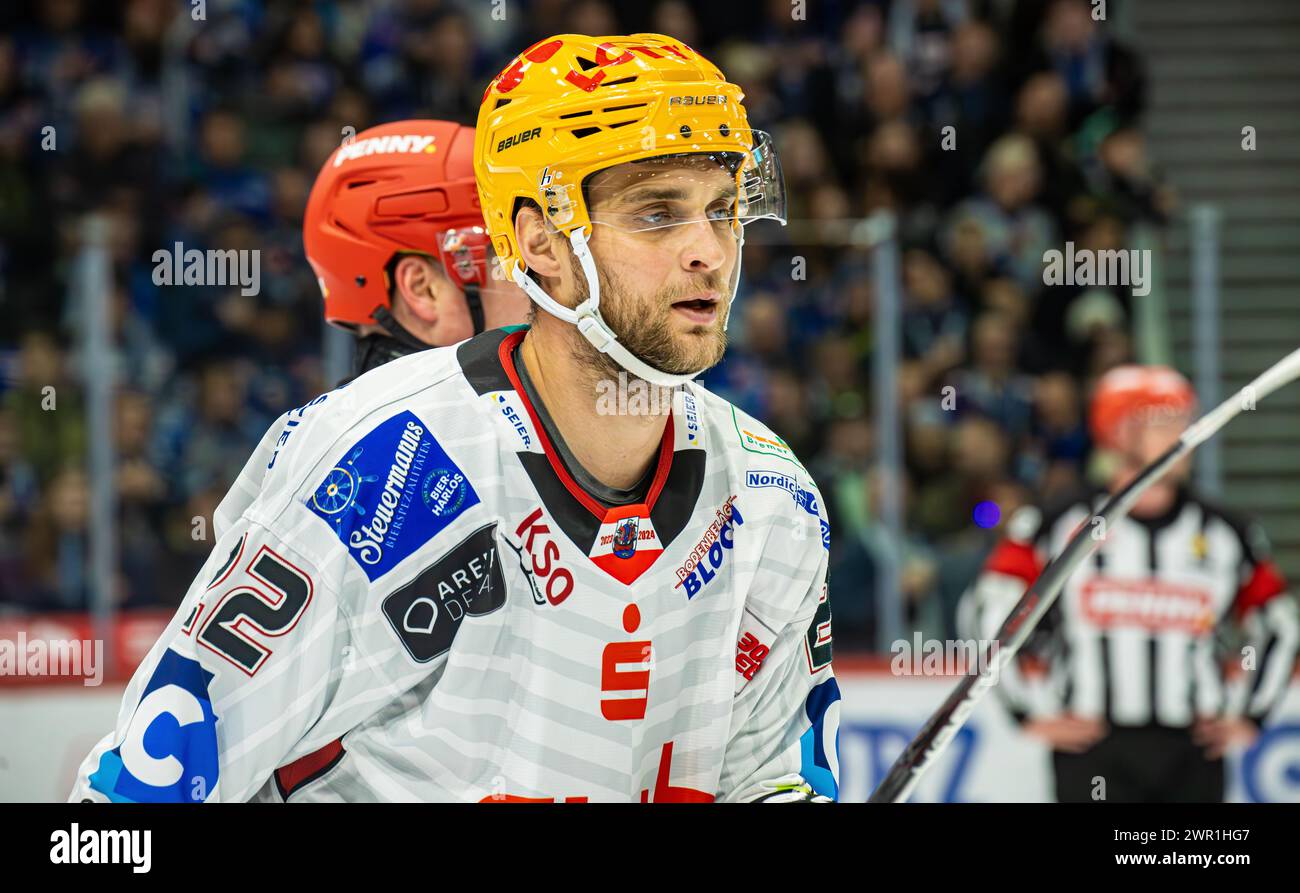 Vladimir eminger hi-res stock photography and images - Alamy
