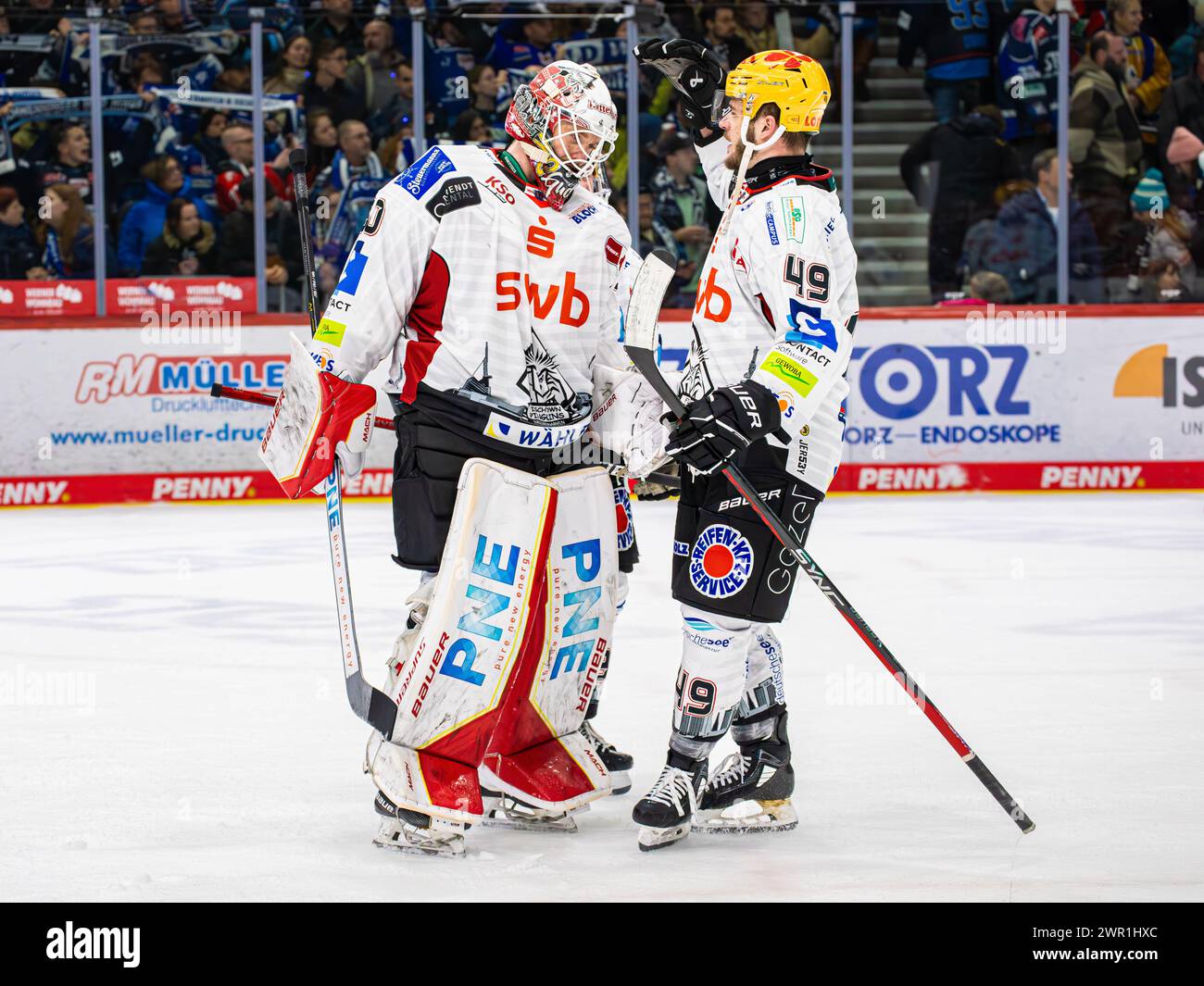 Schwenninger Wild Wings - Pinguins Bremerhaven, Helios Arena, Penny DEL ...