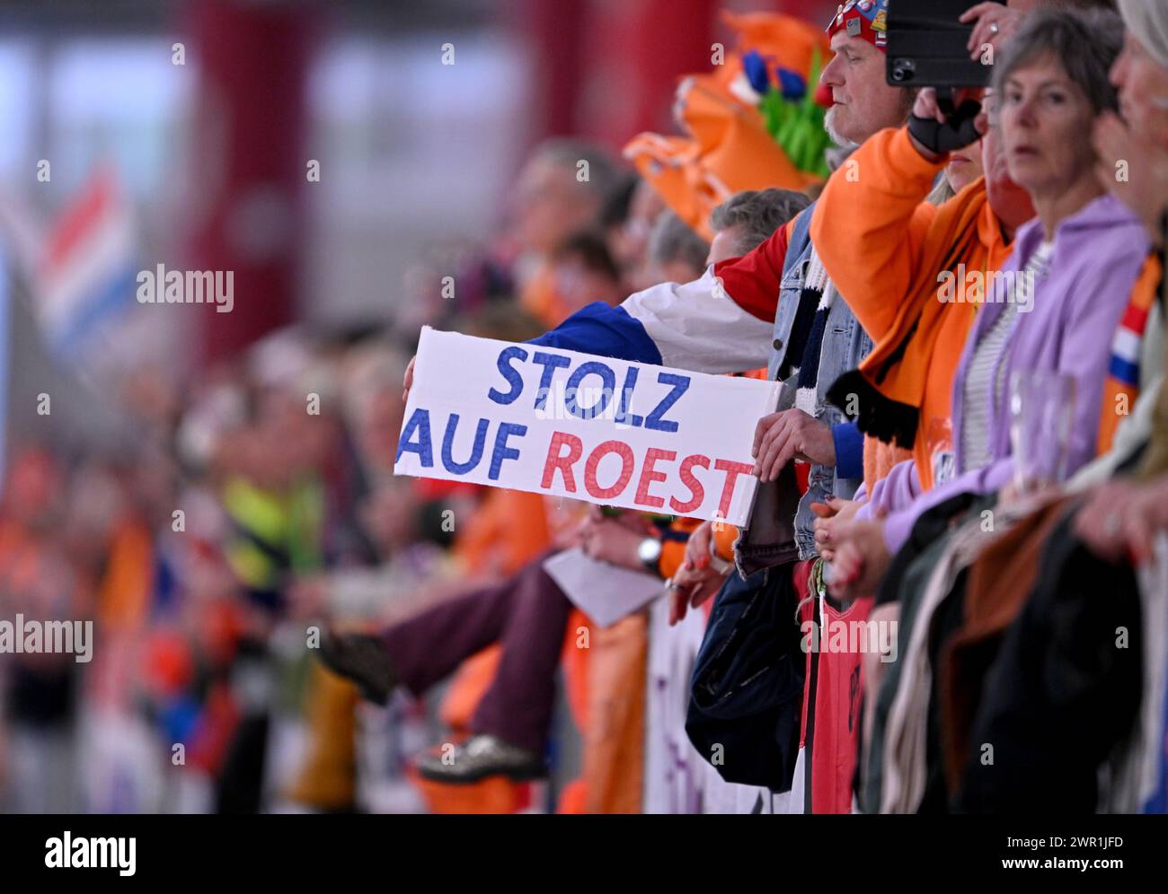 Dutch championships speed skating men sprint hi-res stock photography ...