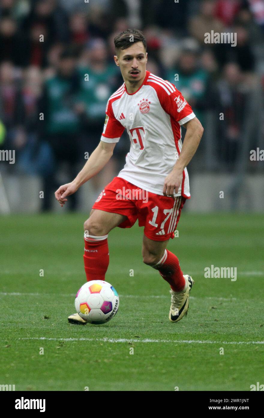 MUNICH, Germany. , . 17 Bryan ZARAGOZA in action during the Bundesliga ...