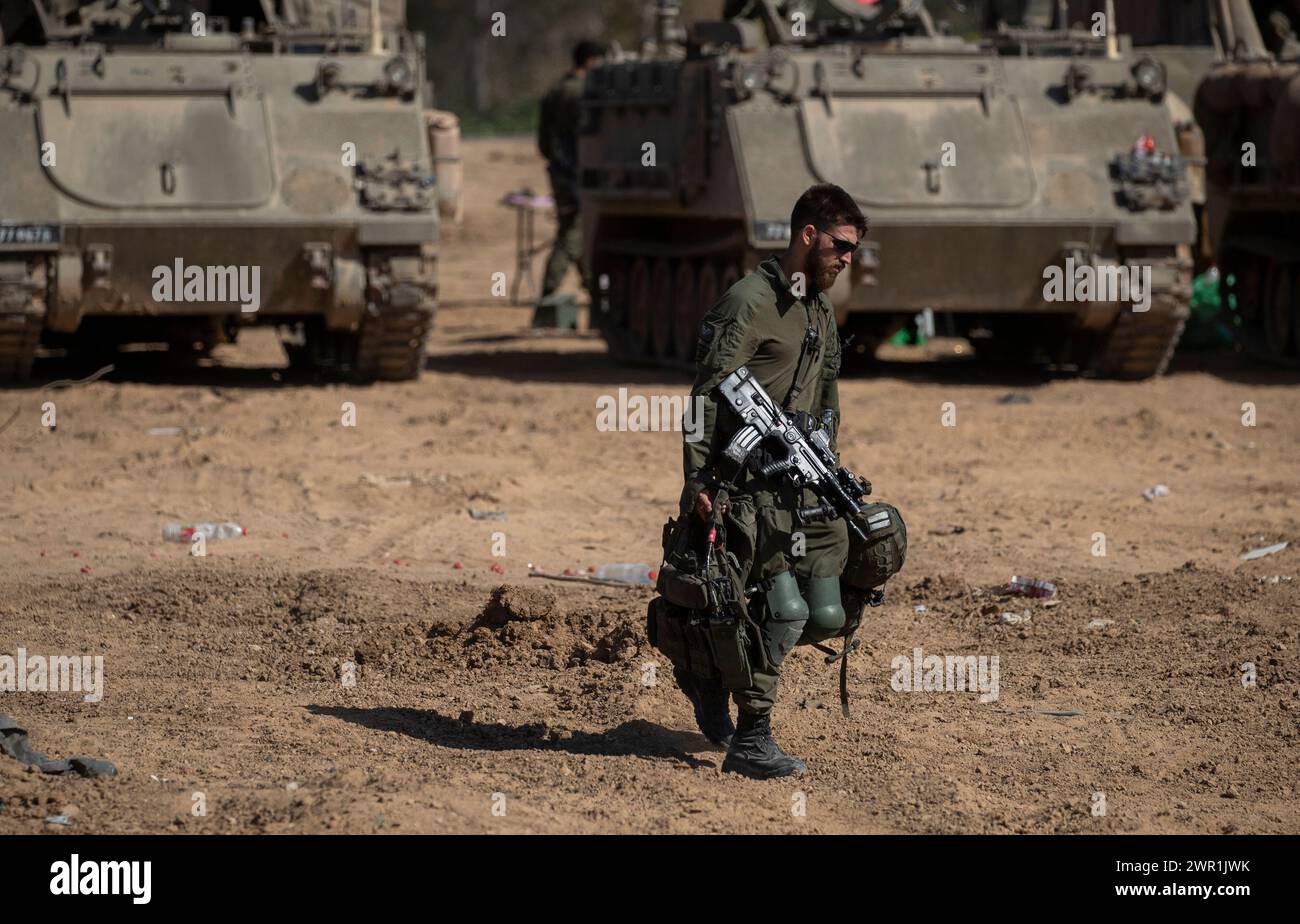 Idf soldier moslem hi-res stock photography and images - Alamy