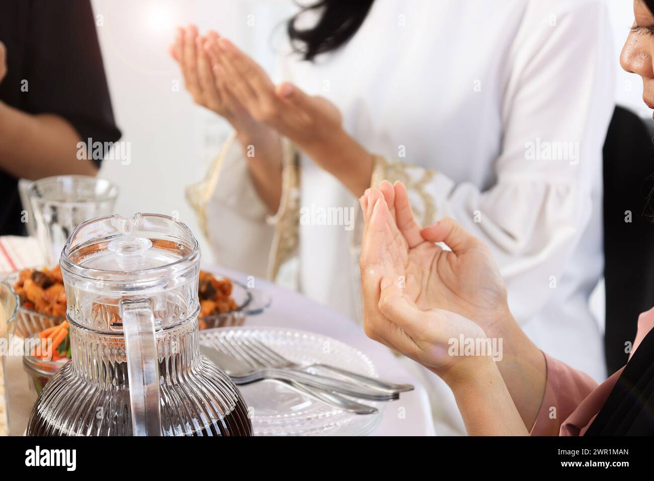 Close up of Muslim Woman Hand. doing Praying on Holy Month of Ramadan ...