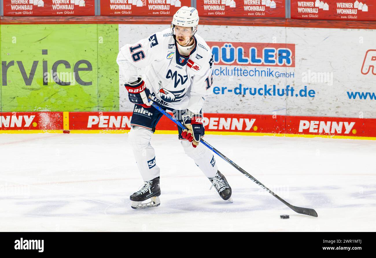 Max gildon hi-res stock photography and images - Alamy