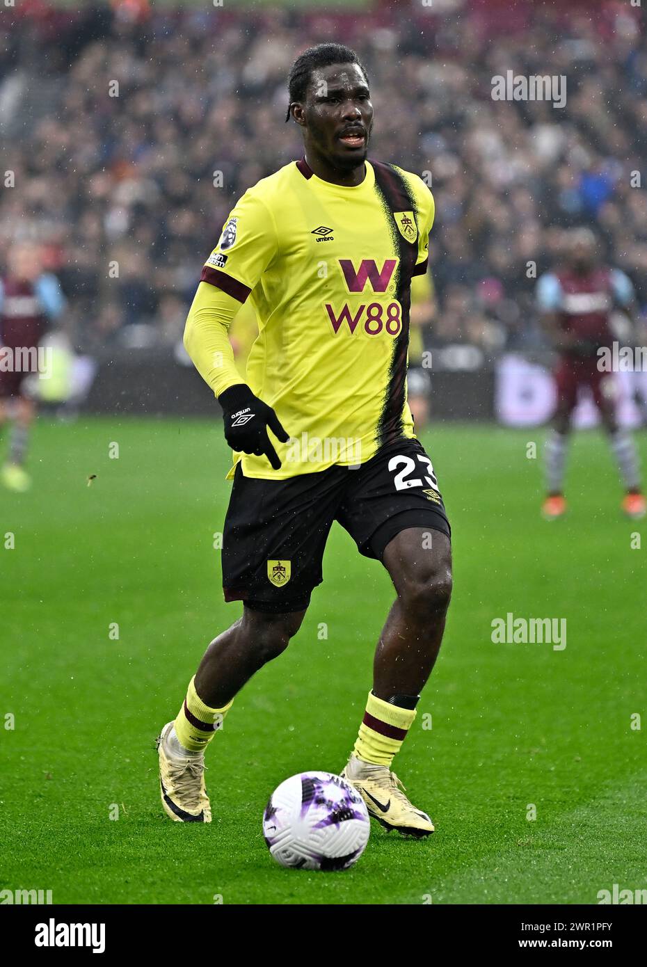 David datro fofana burnley 2024 hi-res stock photography and images - Alamy