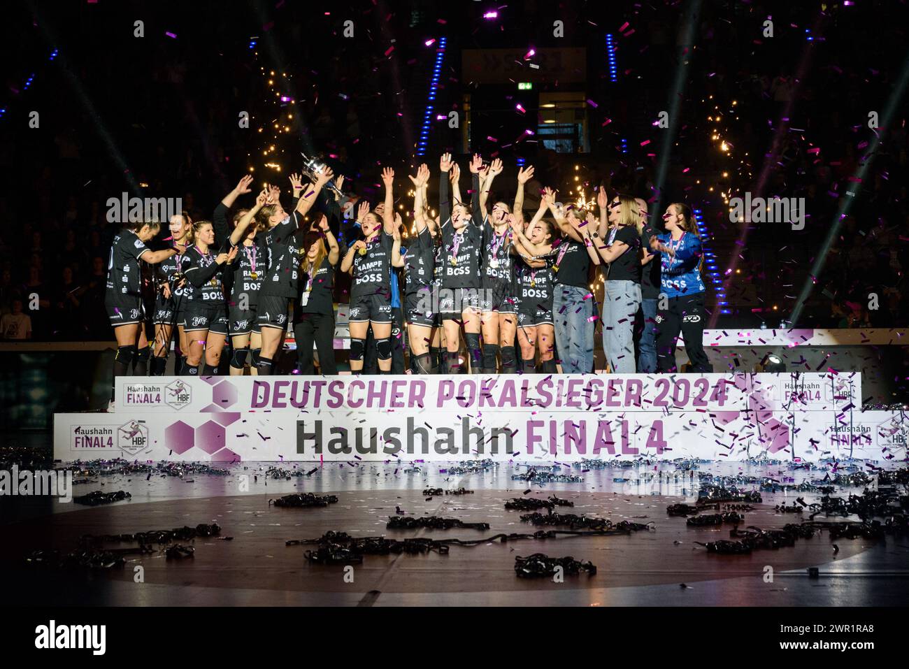Cup final dhb hi-res stock photography and images - Alamy
