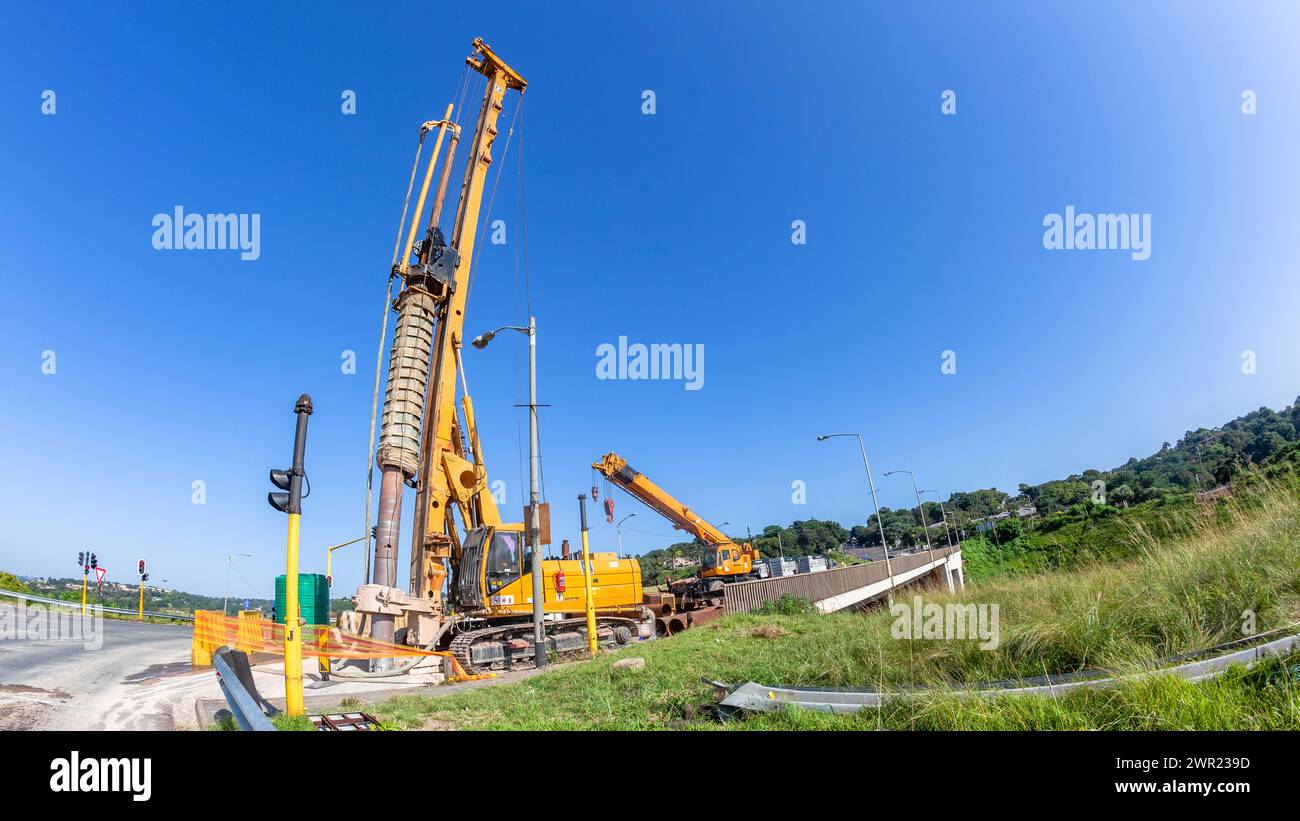 Construction Vertical Drilling Pylon Machine with Mobile Crane on road ...