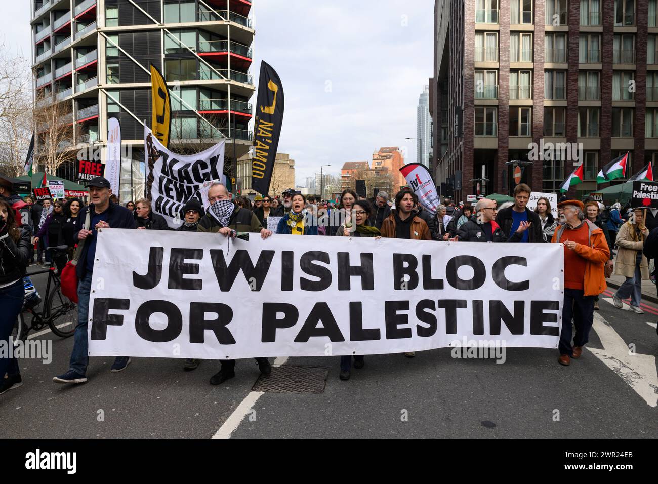 Jewish demonstrators on a Pro-Palestine march, calling for a ceasefire ...