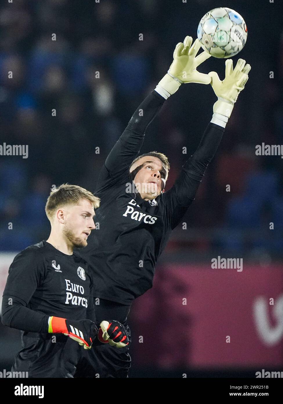 Rotterdam - Feyenoord goalkeeper Mikki van Sas, Feyenoord keeper Timon ...