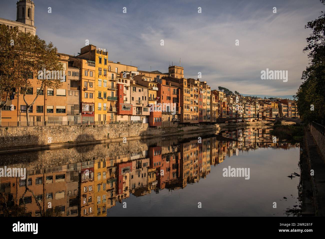 Onyar's houses along the Onyar River in Girona, Spain Stock Photo - Alamy