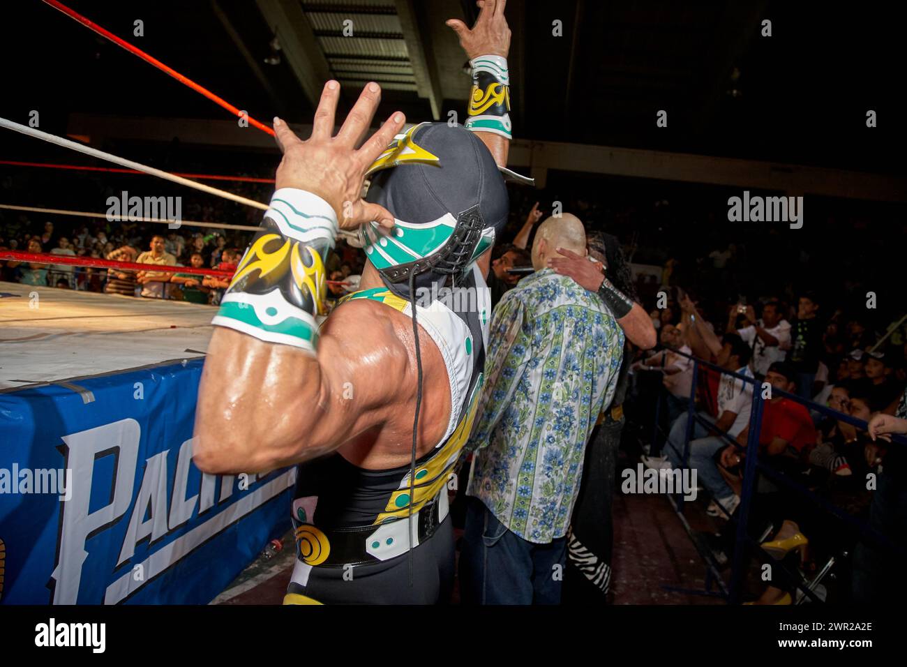 Lucha libre wrestlers hi-res stock photography and images - Alamy