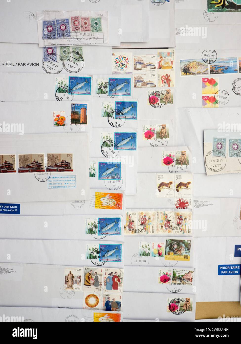 Postage stamp letter line hi-res stock photography and images - Alamy