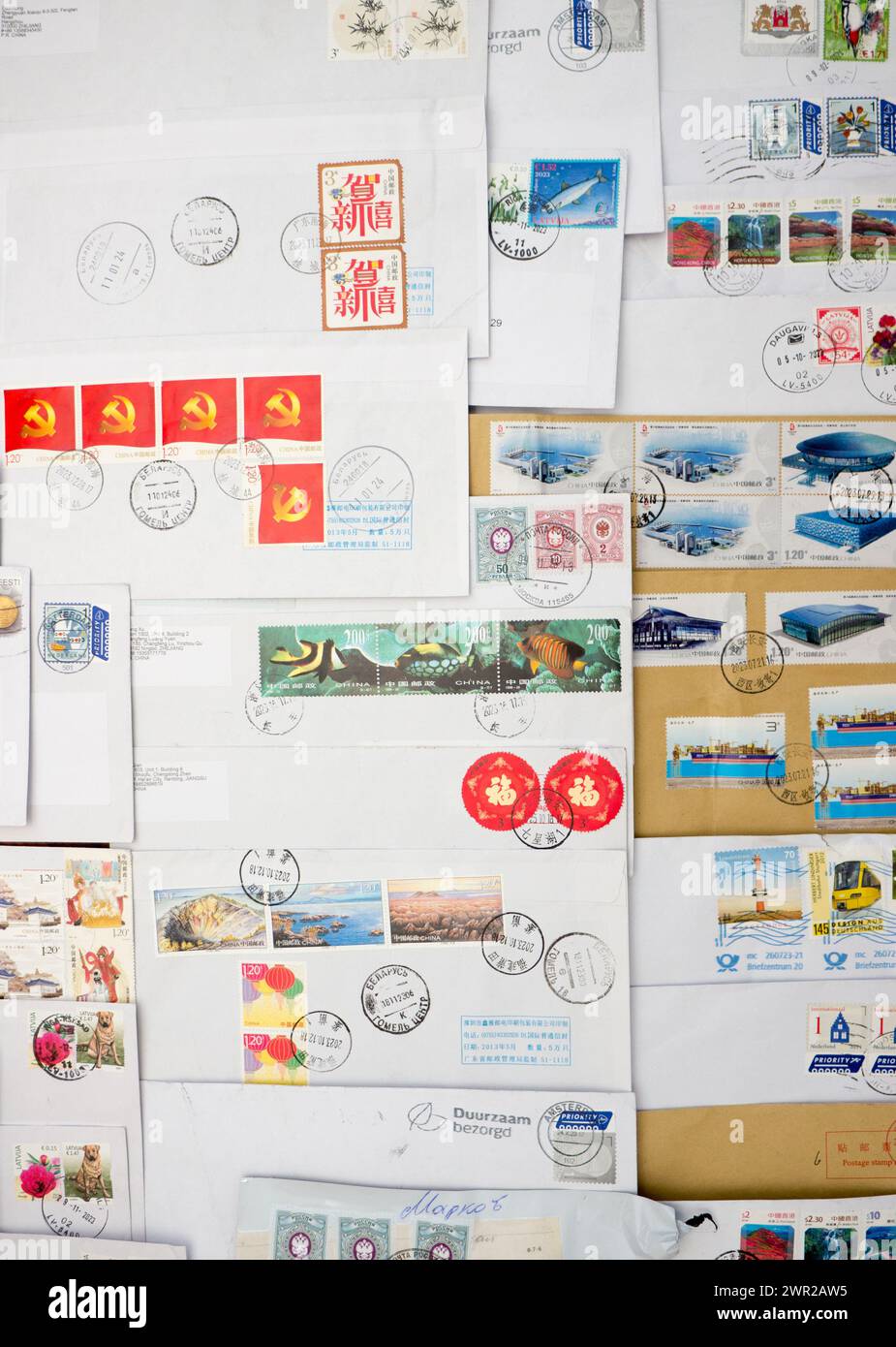 Postage stamp letter line hi-res stock photography and images - Alamy