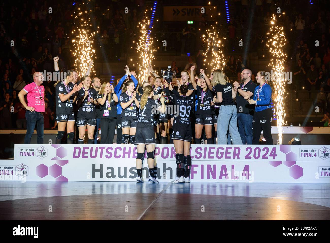 Cup final dhb hi-res stock photography and images - Alamy